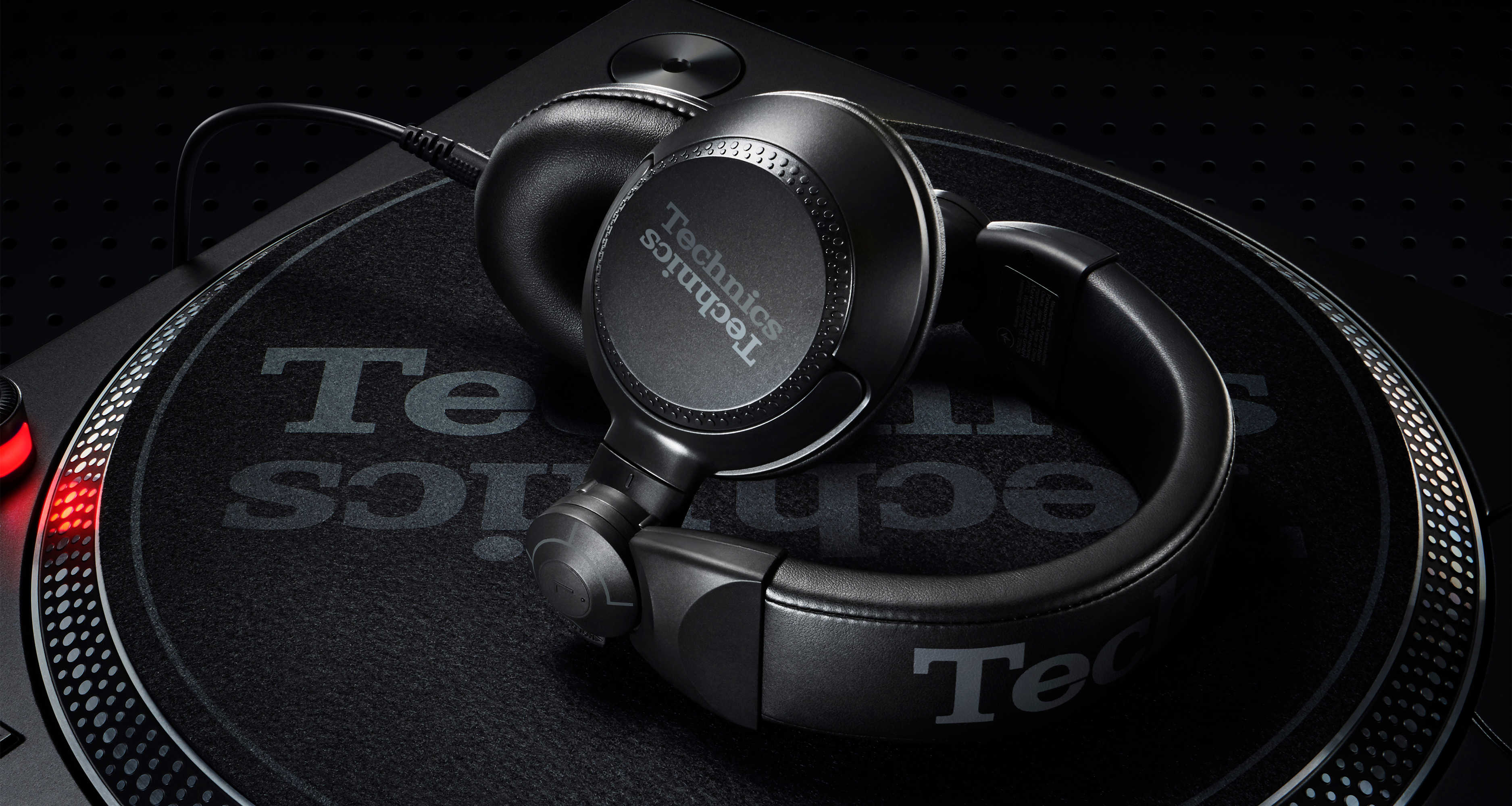 DJ headphones EAH-DJ1200 - Technics New Zealand
